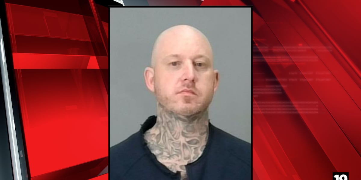 Swat Standoff Us Marshals Arrest Fugitive Who Barricaded Himself In